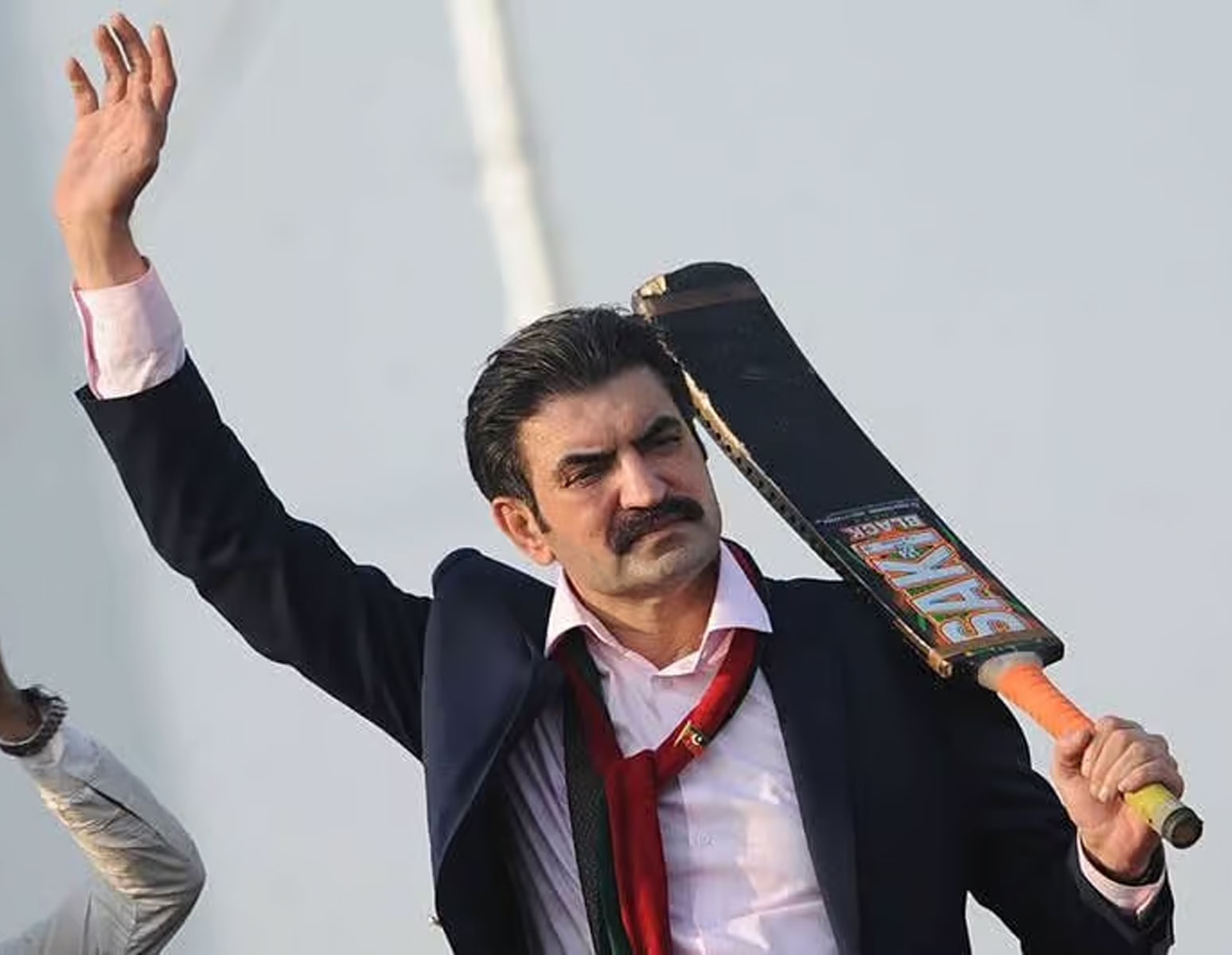 Imran Khan Expels Sher Afzal Marwat from PTI Over Disciplinary Violations – Envision Pakistan